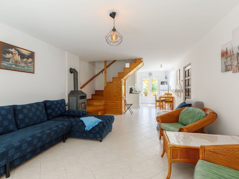 Mooi Vakantiehuis Voor 5 Personen Met Wifi, Airco, Tv En Terras - Balatonkenese