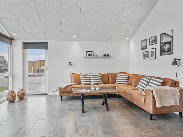 "Clare" - 100m From The Sea By Interhome -