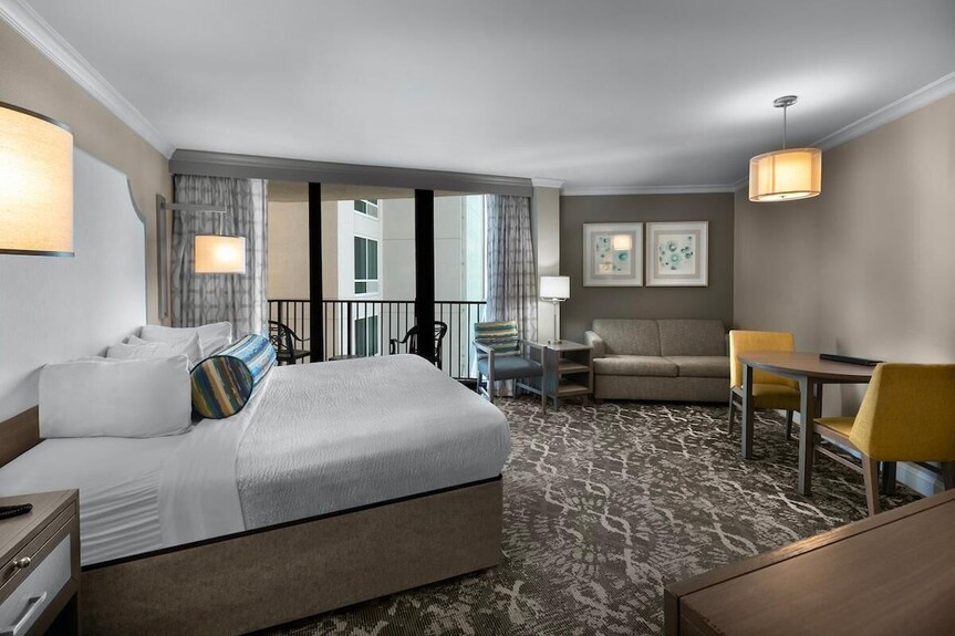 Spacious Luxury 14th Floor Resort View King Suite - Myrtle Beach, SC