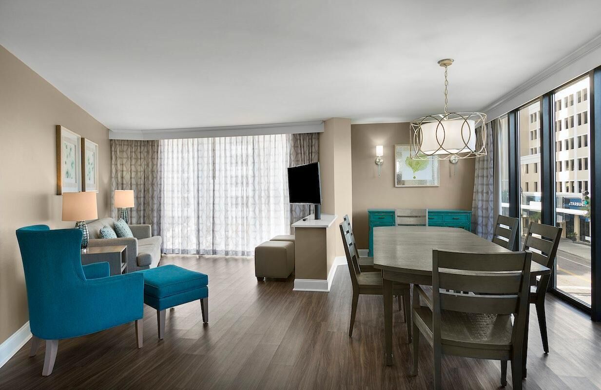 Spacious Luxury Resort Views 2nd Floor King Suite - Surfside Beach