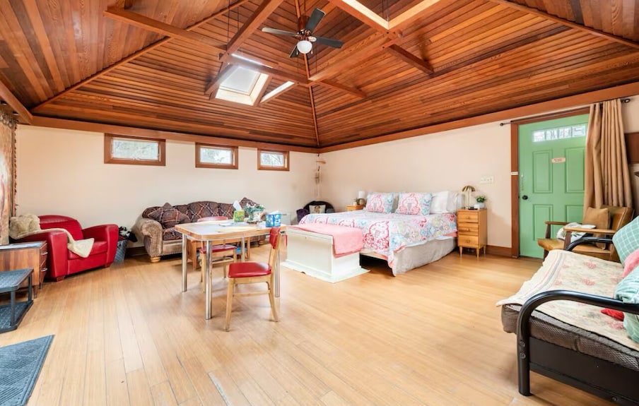 Romantic Cottage With Hot Tub . Close To Hiking And Breweries . Pet Friendly! - Phoenicia, NY