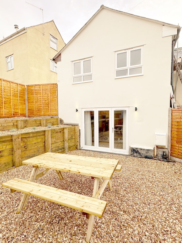 Cotswolds Large 4 Bed House Parking-wifi - Stroud