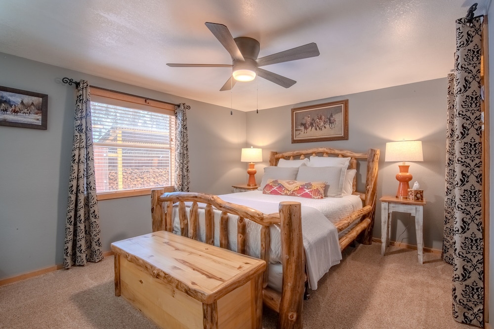 In Town-red River3bed3bath, In Town Of Red River 3bed 3bath - Red River, NM