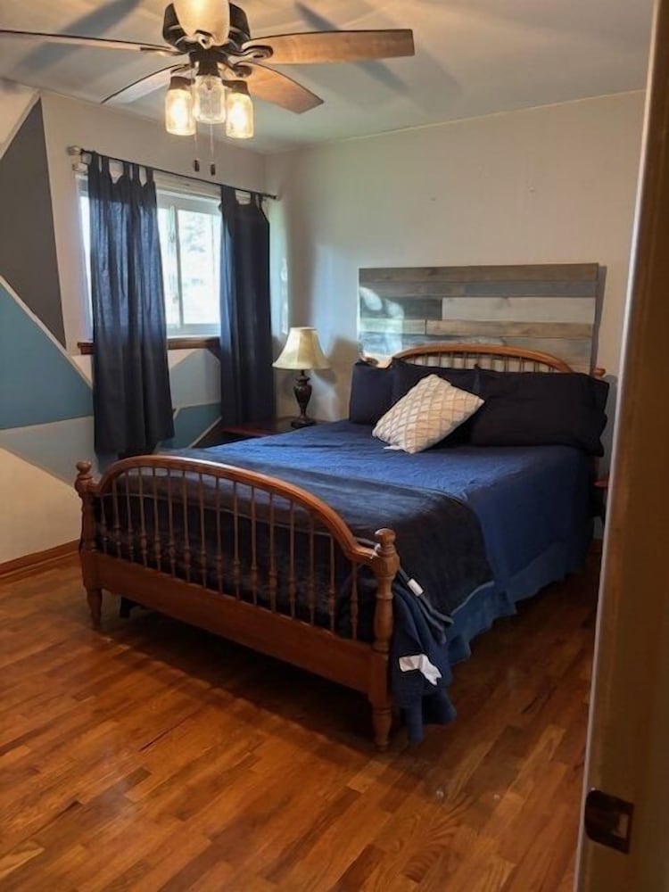 Perfect Place Quiet Neighborhood, Great For The Family Or A Private Getaway. - Bay City, MI