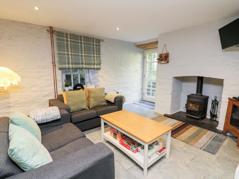 Lower Vestry, Pet Friendly, Country Holiday Cottage In Llangrannog - Llangrannog