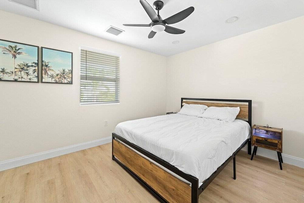 Mins To Beach! Recently Remodeled! Putting Green! - Boynton Beach