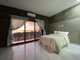 Quarto Duplo Básico, 1 quarto, vista para a piscina | Com mobília individualizada, Wi-fi grátis, roupa de cama fornecida 