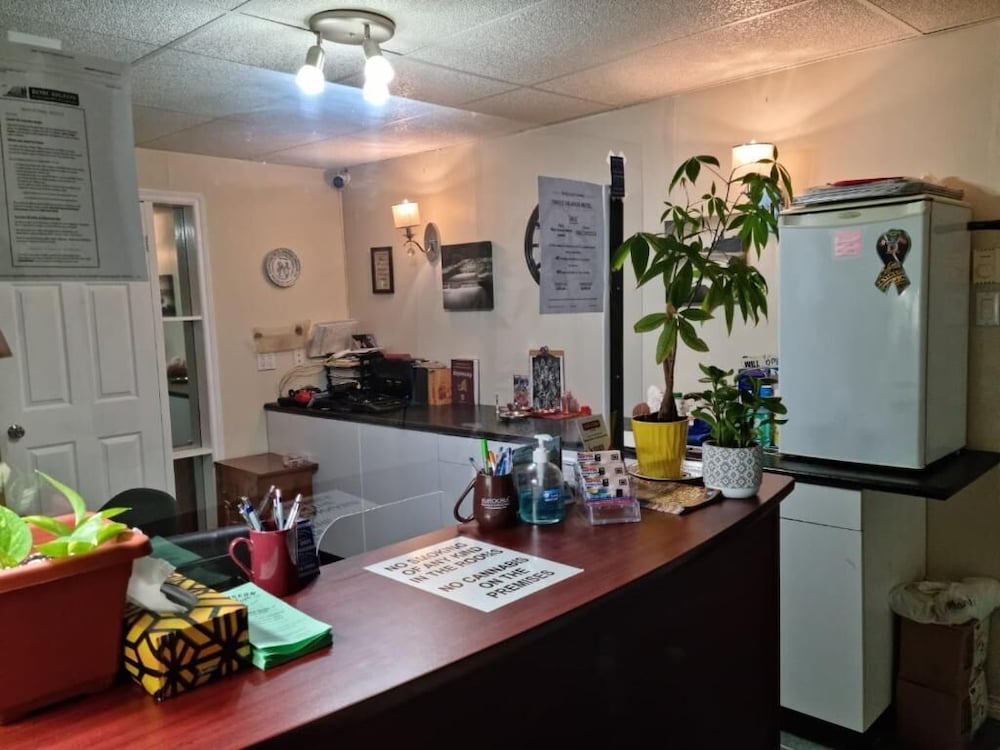 Three Islands Motel - Bobcaygeon