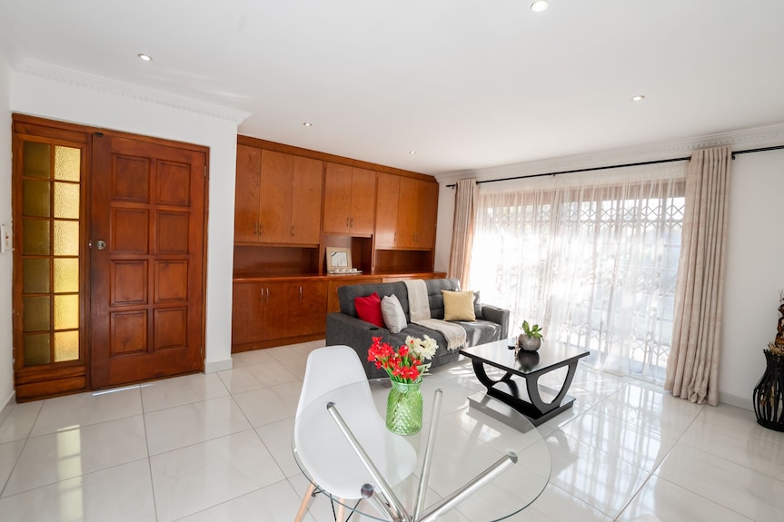 The Cottage Is Your Home Away From Home. Nestled In The Heart Of Fourways. -