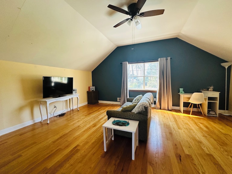 Beautiful Loft Apartment, Close To Downtown & Tybee I., Full Kitchen & Laundry. - Georgia, GA