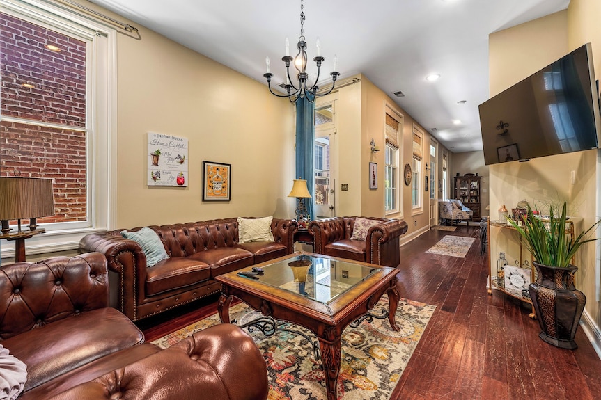 "Fillies And Lilies" Historic Home - Close To Derby - Shuffleboard - Firepit - Louisville, KY