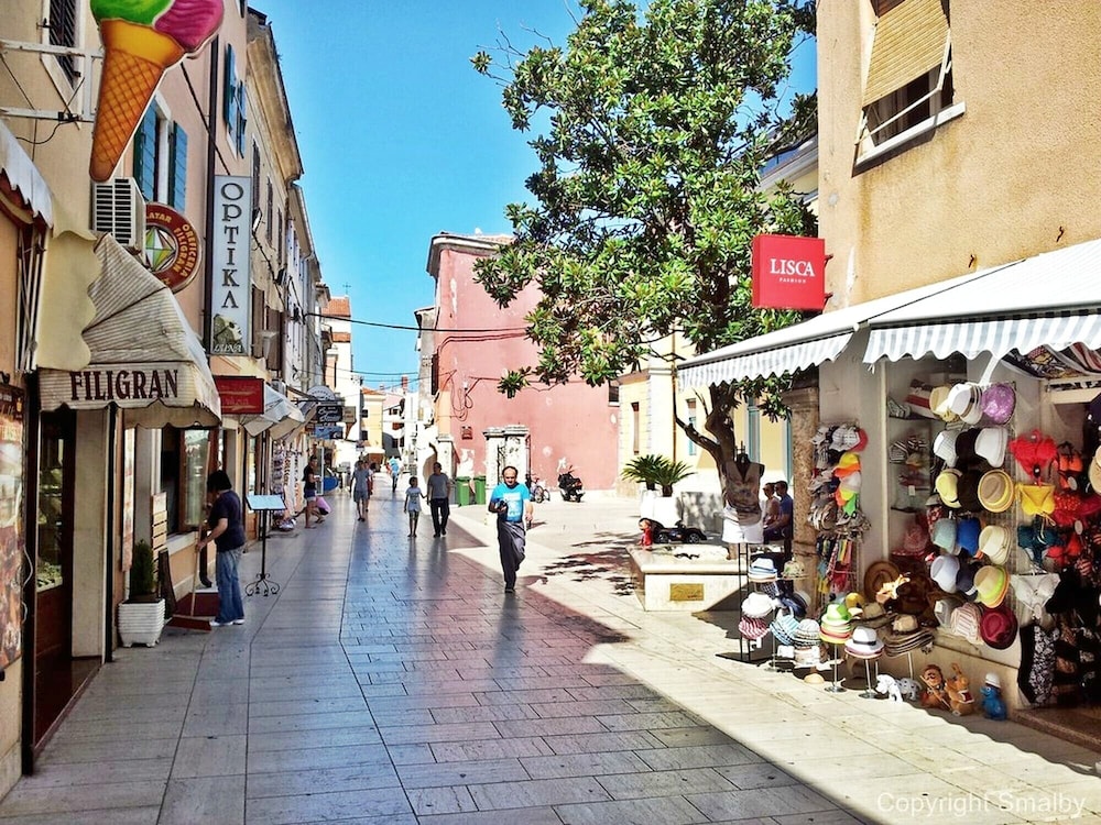 Three-room Apartment For Groups Or Families Near The Center Of Umag - Kroatien