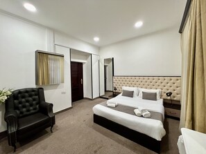 Apartamento superluxo | Roupas de cama antialérgicas, cortinas blackout, quartos à prova de som