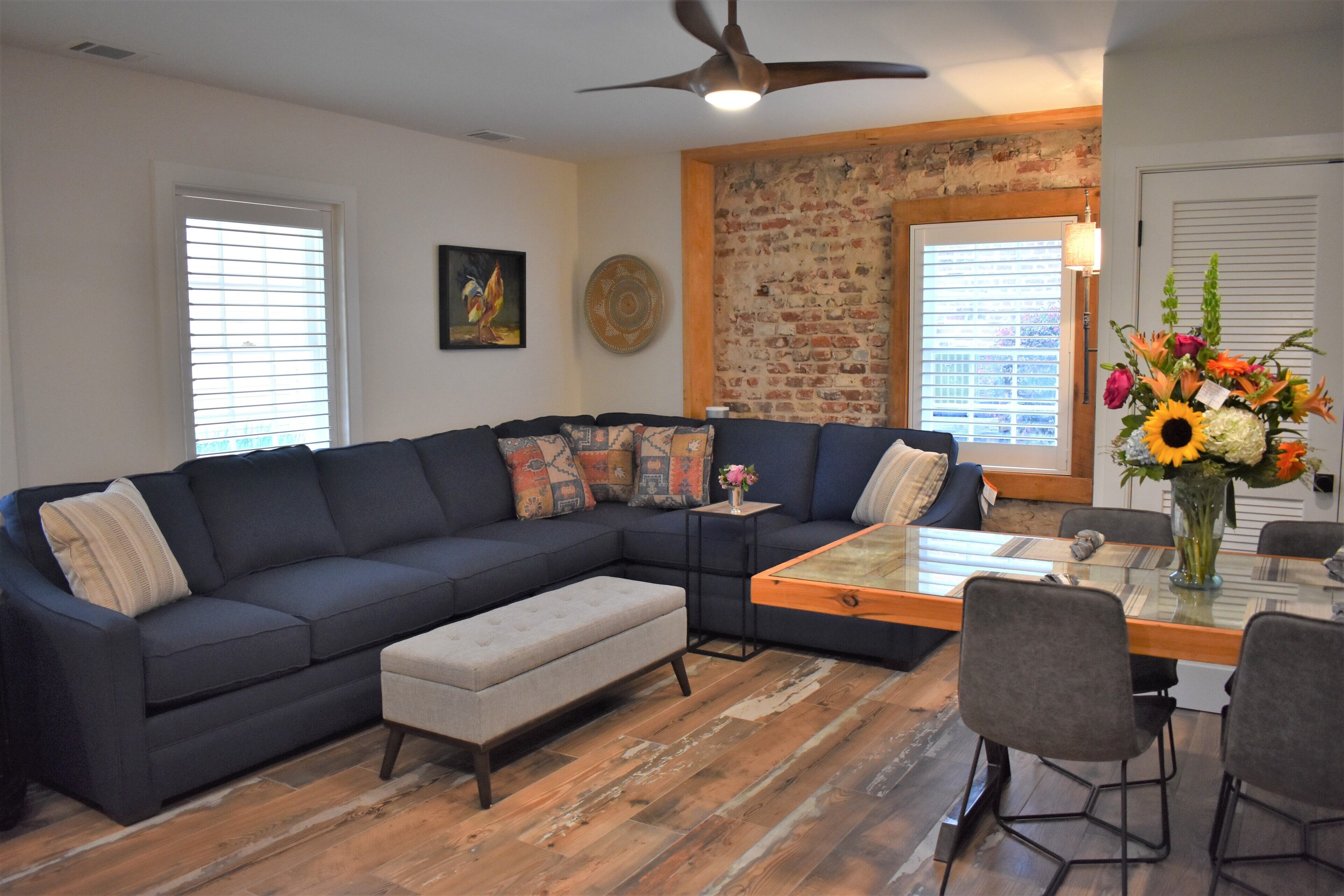 Newly Renovated Carriage House Walking Distance To King Street, Parks, And More! - Charleston