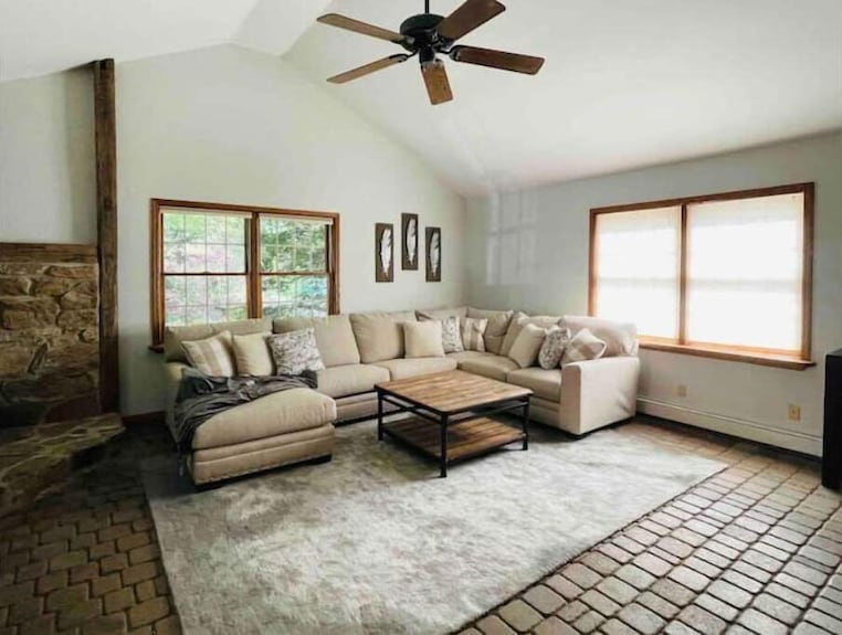 Hidden River Lodge At Hawk Mountain - Hamburg, PA