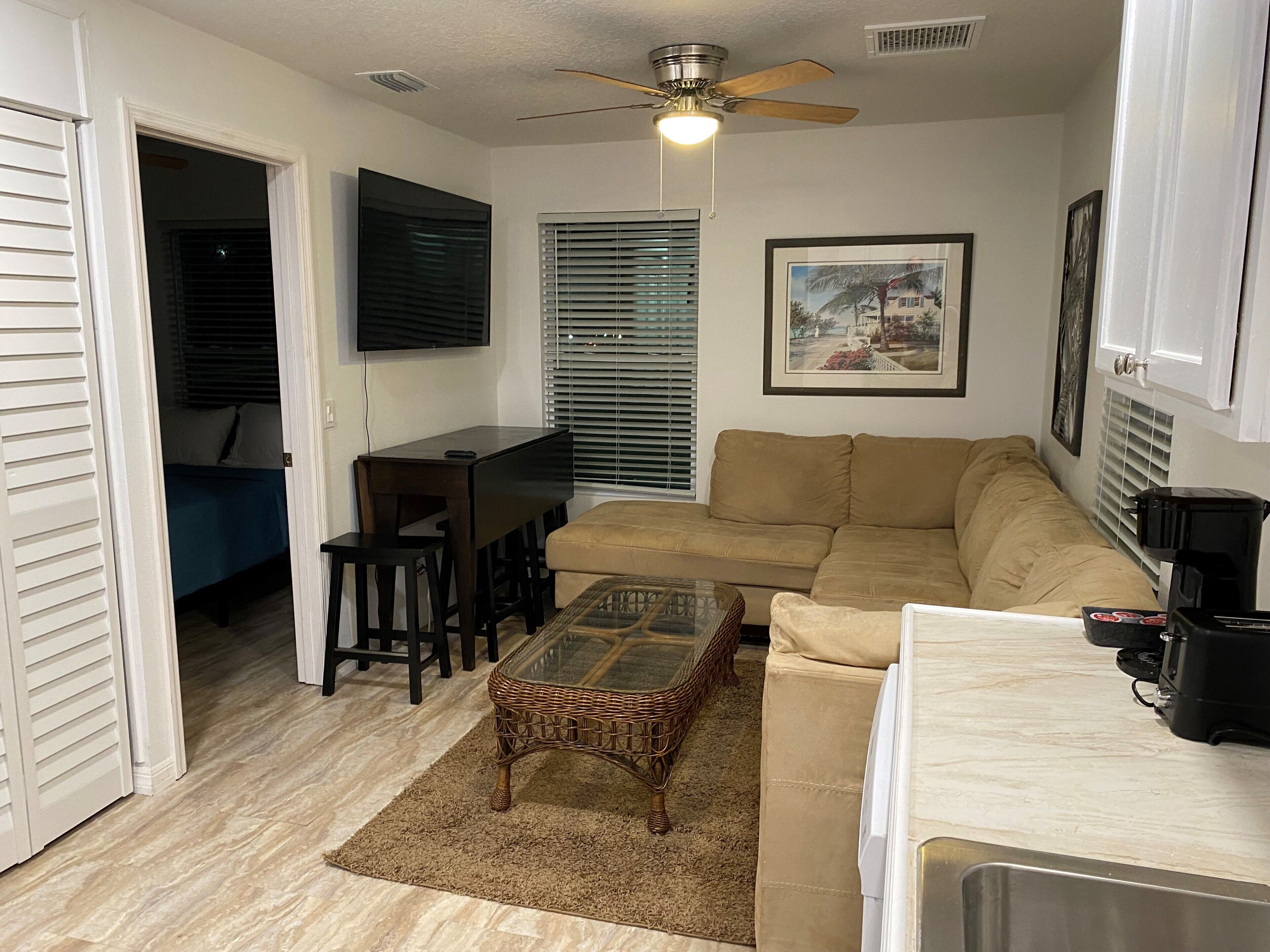 Bradenton Duplex Near Downtown Pier, Harbor, Riverwalk & Beaches.  Pet Friendly! - Longboat Key