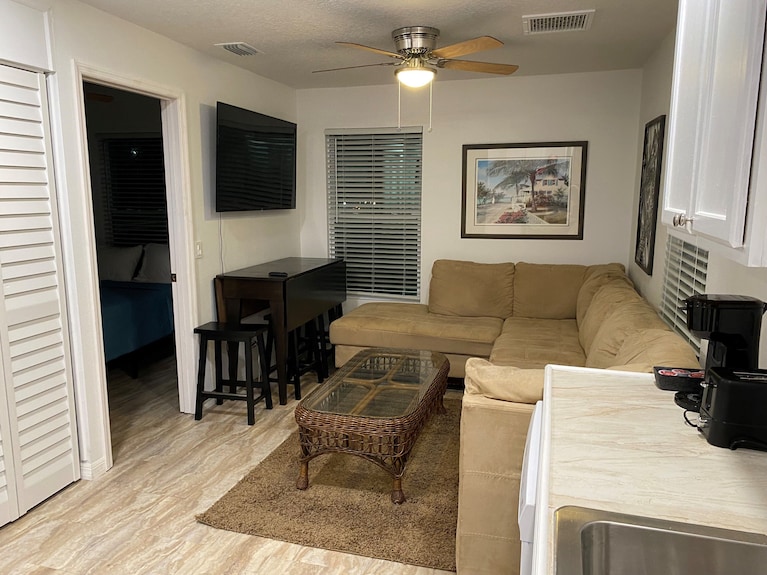 Bradenton Duplex Near Downtown Pier, Harbor, Riverwalk & Beaches. Pet Friendly! - Longboat Key