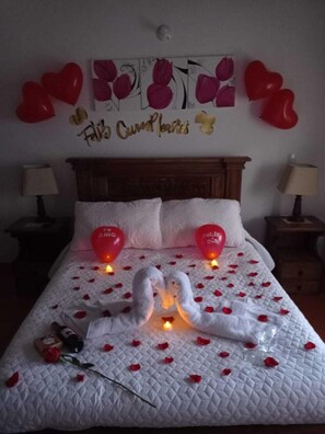 Quarto casal standard | Roupas de cama premium, Wi-Fi de cortesia, roupa de cama