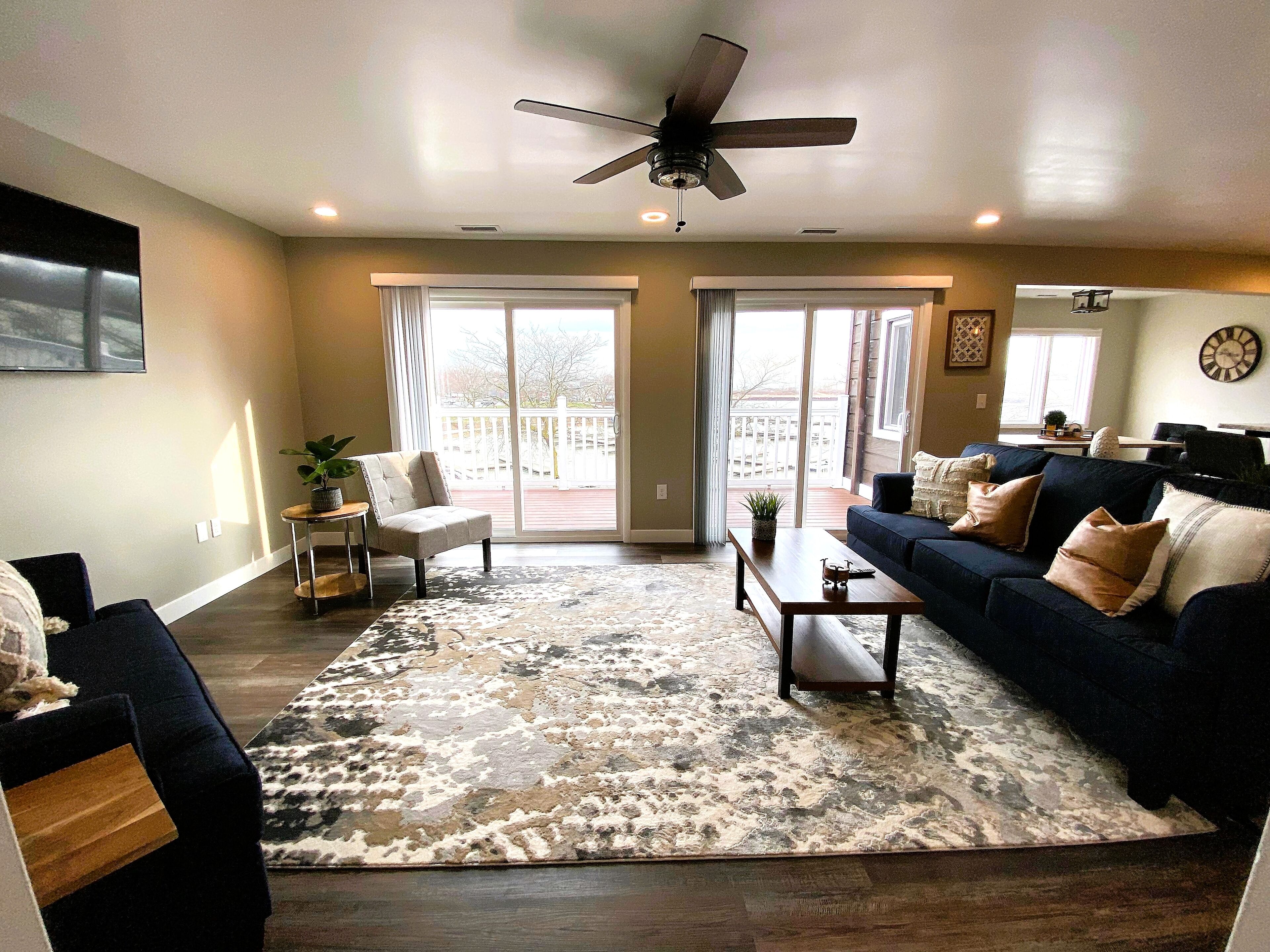 Harborview On The Water - Sleeps 20! - Ohio