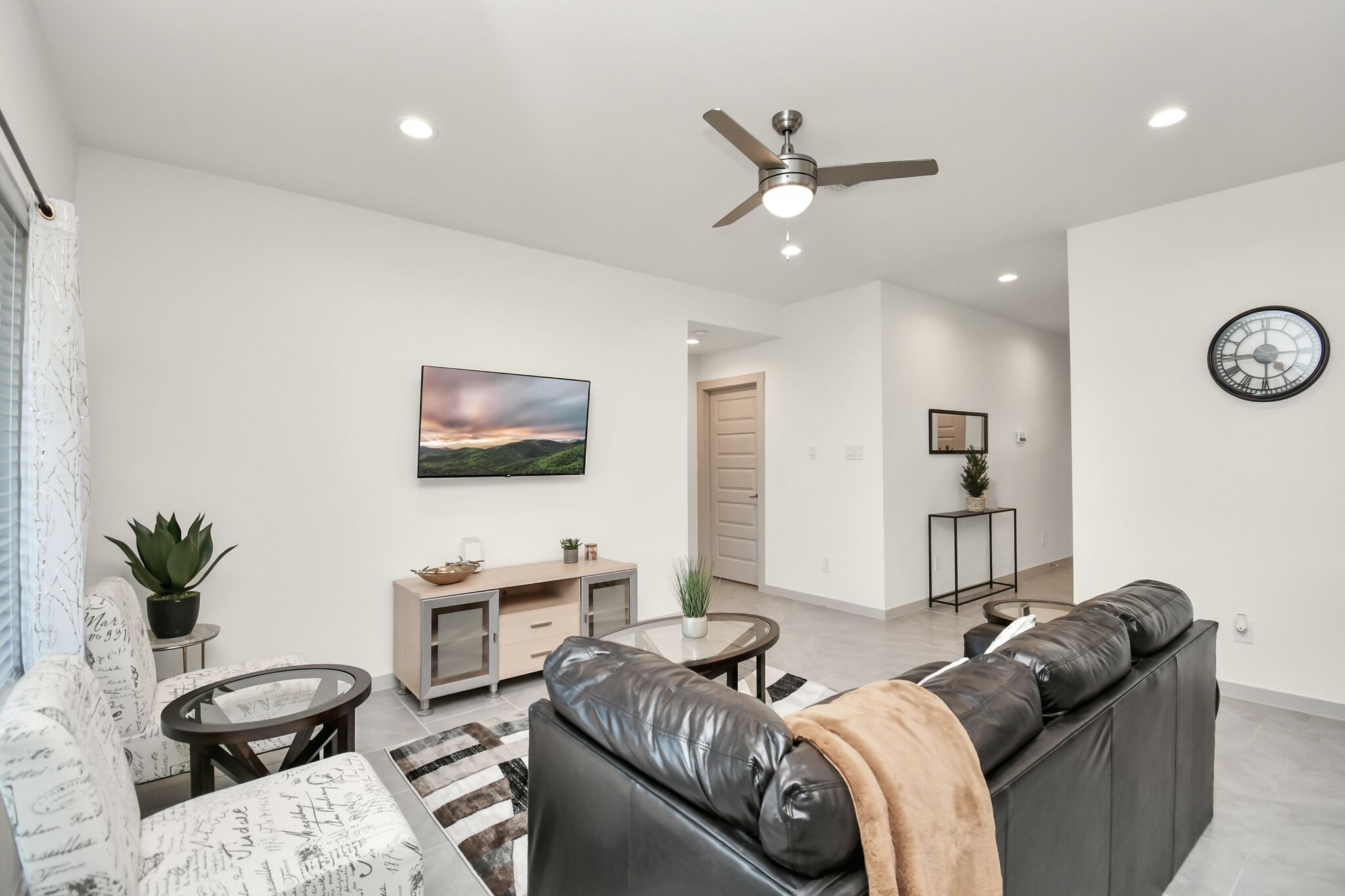 Exquisite 3 Bedroom House Located In A Very Quiet Area Of Katy . - Katy, TX