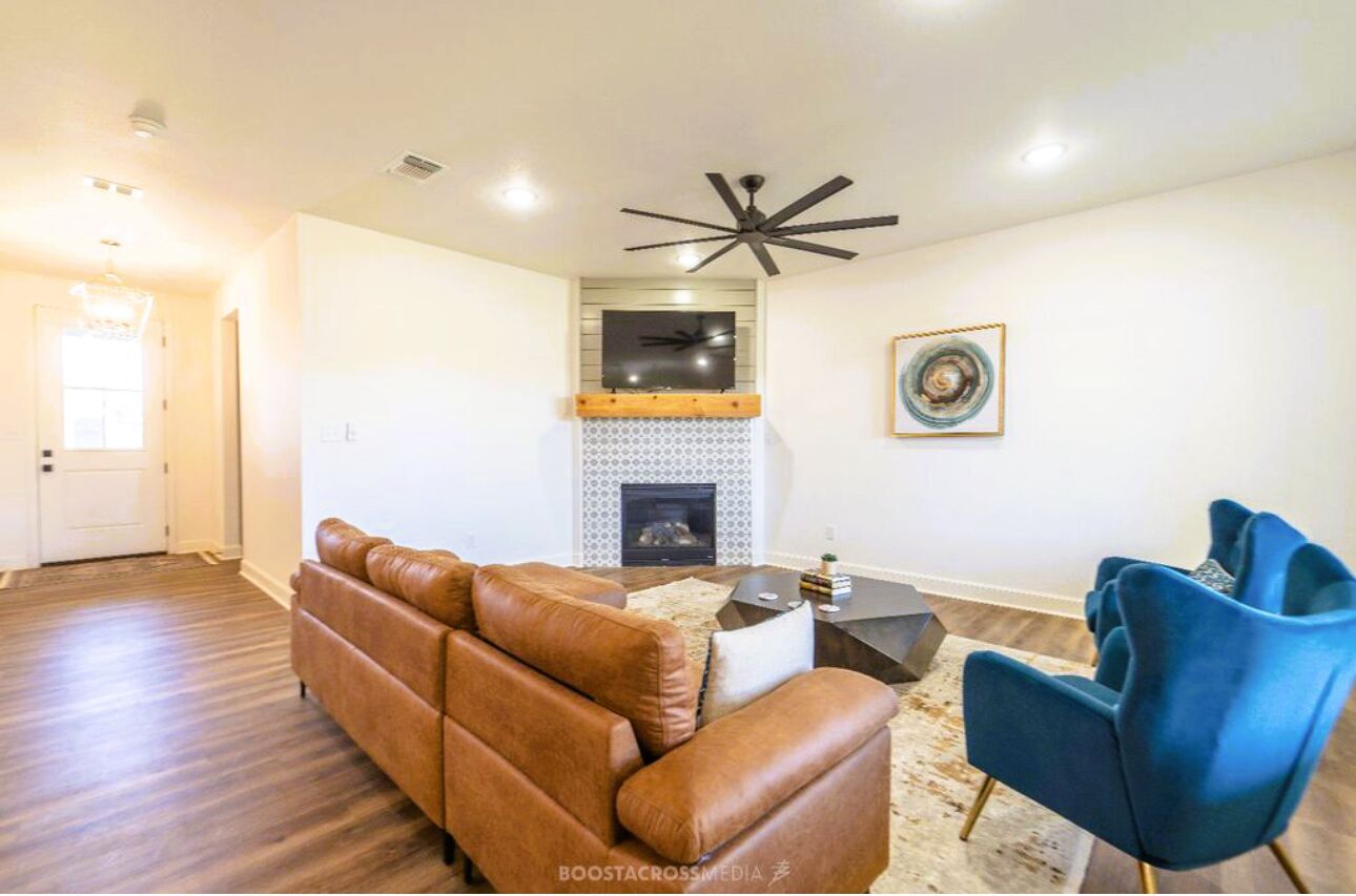 Chic New Build - 5 Miles To Tech/covenant/uhc - 2 Miles To Shopping! - Lubbock, TX