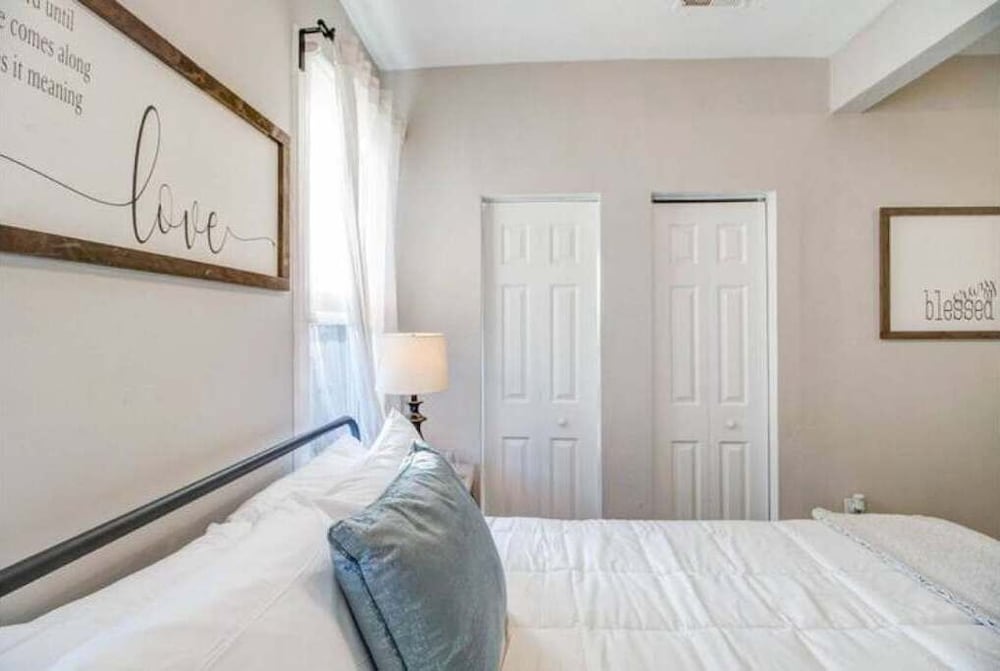 Sweet Retreat! Cozy 2 Bed & Bath By The Beach - Ocean View Beach, VA