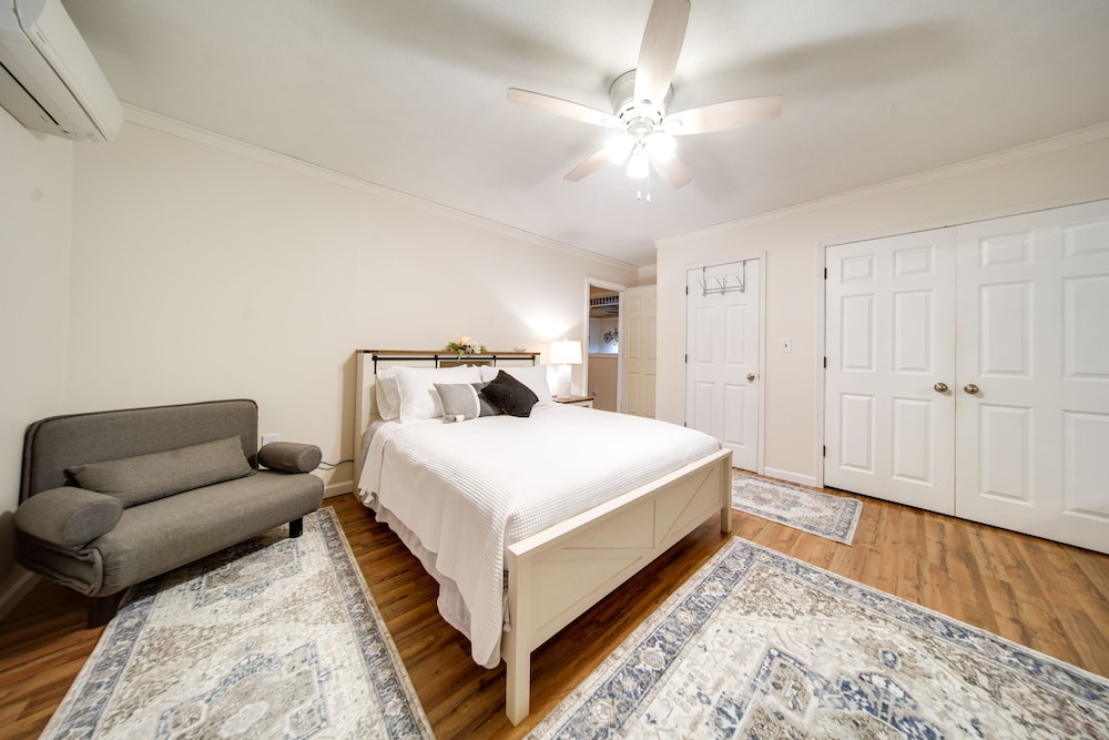 North Jackson Vacation Rental W/ Wraparound Deck! - Lake Milton, OH