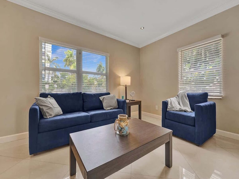 Beach Isles Modern 1br Apartment With Patio - Plantation, FL