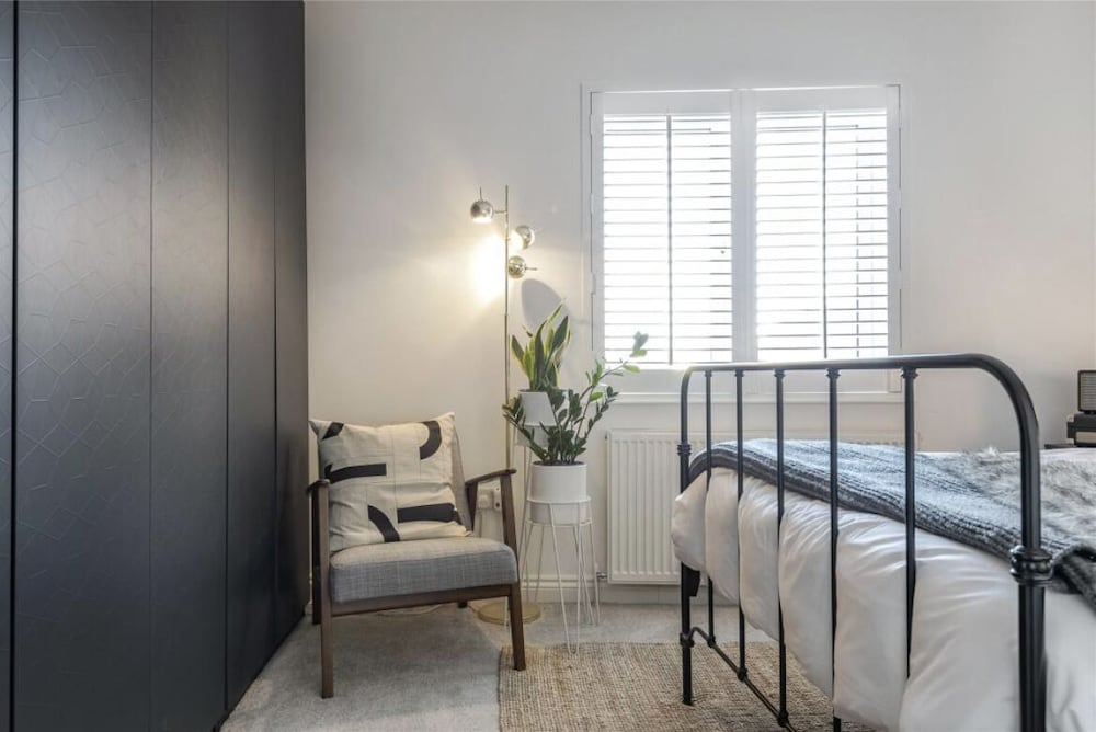 No.1 Universal House - Double Bedroom Apartment - Essex