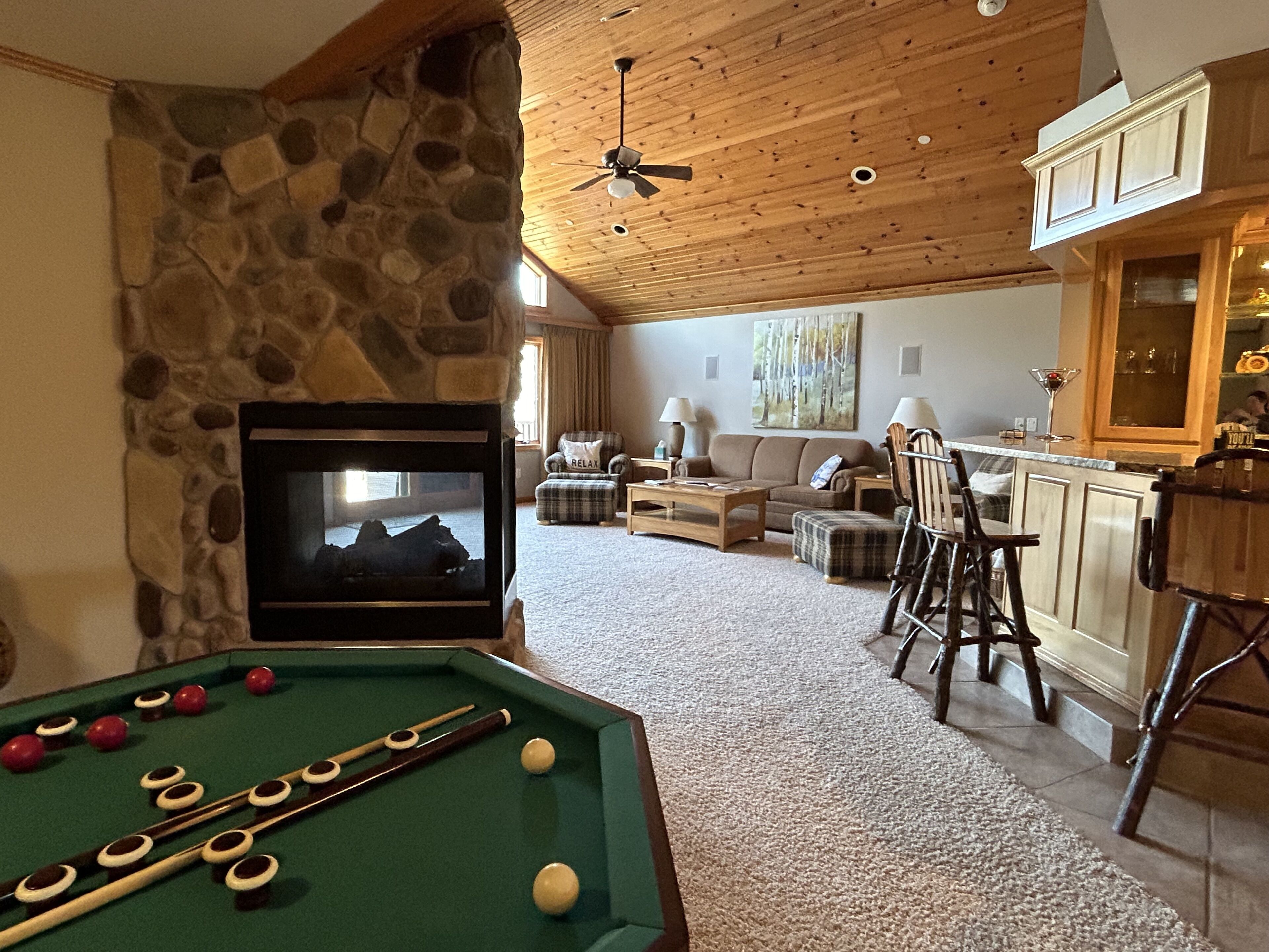 Lakefront Penthouse Retreat: Stunning Views, Bar, Golf & Fun On Castle Rock Lake - Wisconsin