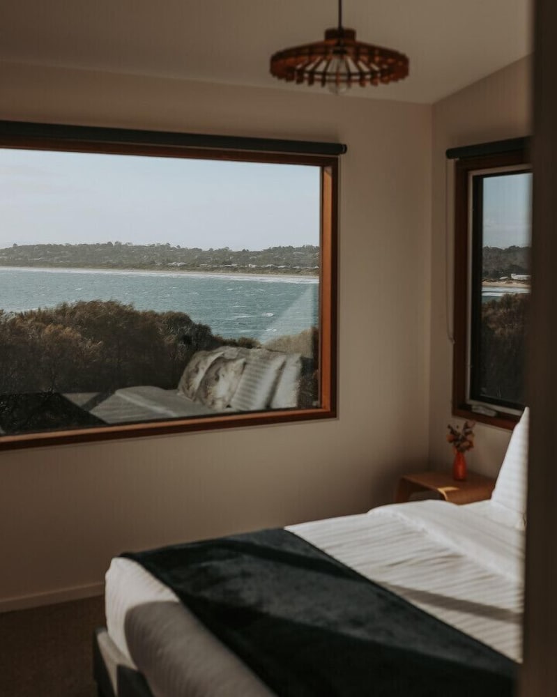 Eco Waterfront Seclusion - Carlton Bluff House - Dodges Ferry