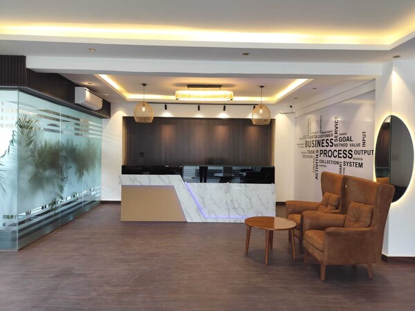 The Hoften Elite 32 Avenue, Sector 15, Gurugram - Gurugram