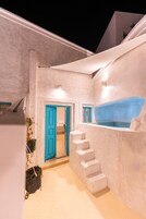 Suite-Estúdio Deluxe, banheira de hidromassagem, vista para o pátio | Terraço/pátio interior