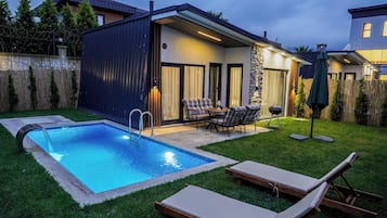 Junior Garden Heated Pool Villa | 1 quarto, roupas de cama de algodão egípcio, roupas de cama premium