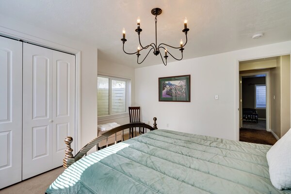 North Salt Lake Vacation Rental: 7 Mi To Downtown - Lagoon Amusement Park, Farmington