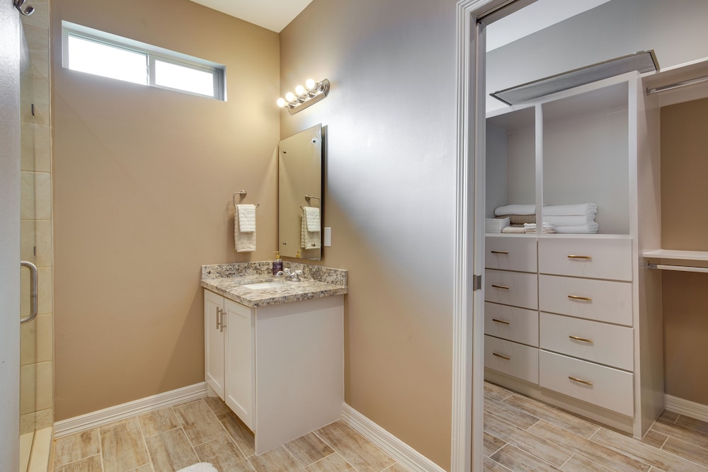 Wfh-friendly Brownsville Home W/ Private Patio - Texas