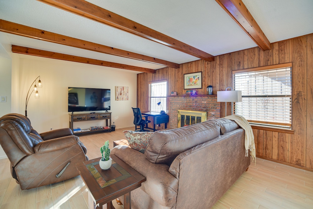 Adobe Home In Albuquerque W/ Covered Patio - Albuquerque, NM