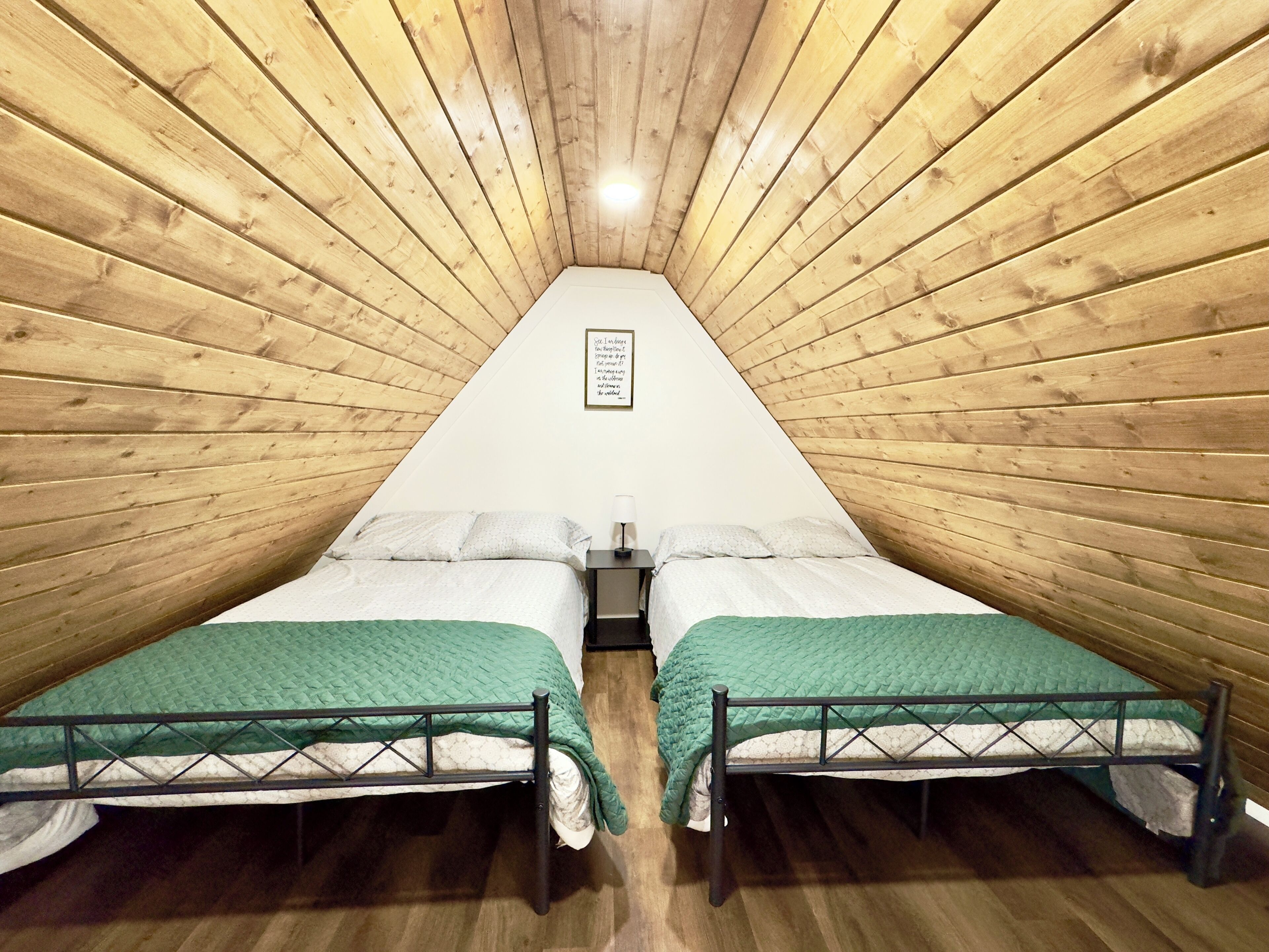 Bobcat Tiny Luxury Cabin On Lake With Inflatables - Alabama