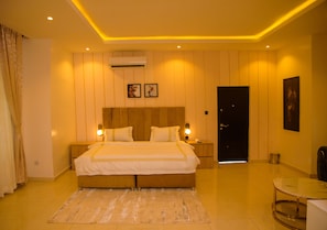 Suite de Luxo | Camas de colchão viscoelástico, secretária, Wi-fi grátis