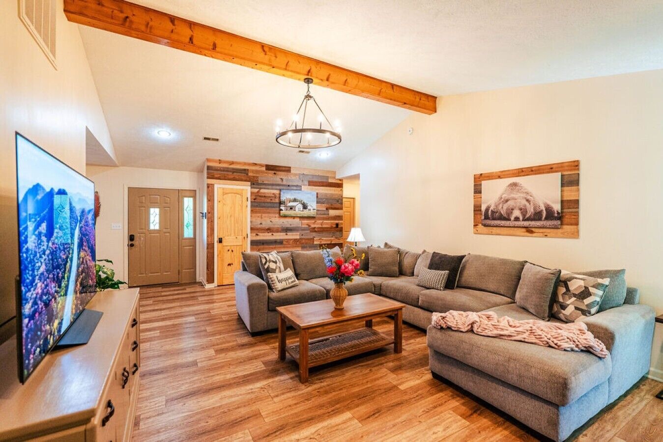 Mountain View - Pooltable - Hot Tub - Huge Yard Pets - Townsend, TN