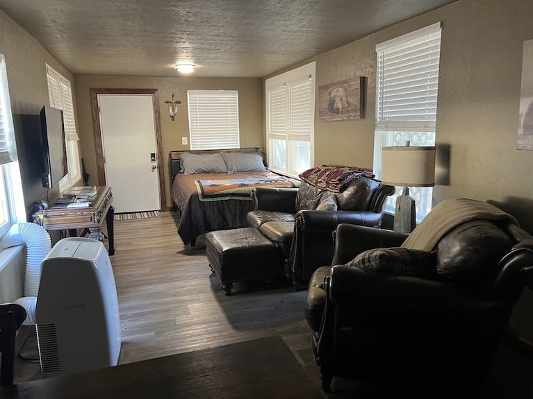 Lazy Bear Cobblestone - Pet Friendly W/ Pet Fee - Lawton, OK