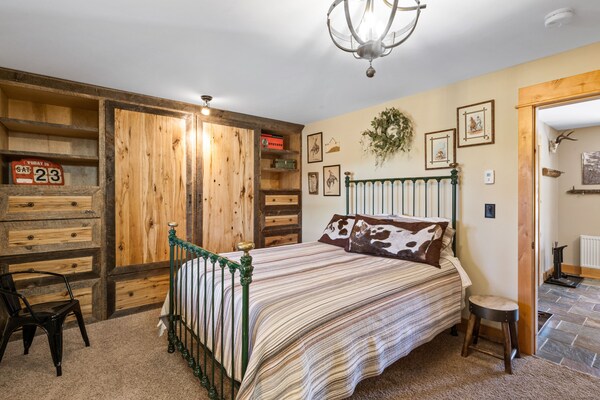 The Big House At Bunk House - West Yellowstone, MT