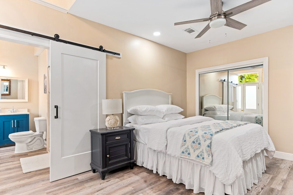 610 Franklin: Downstairs | 2/2 | Heart Of Downtown | Pet Friendly W/ Fee - Natchez, MS
