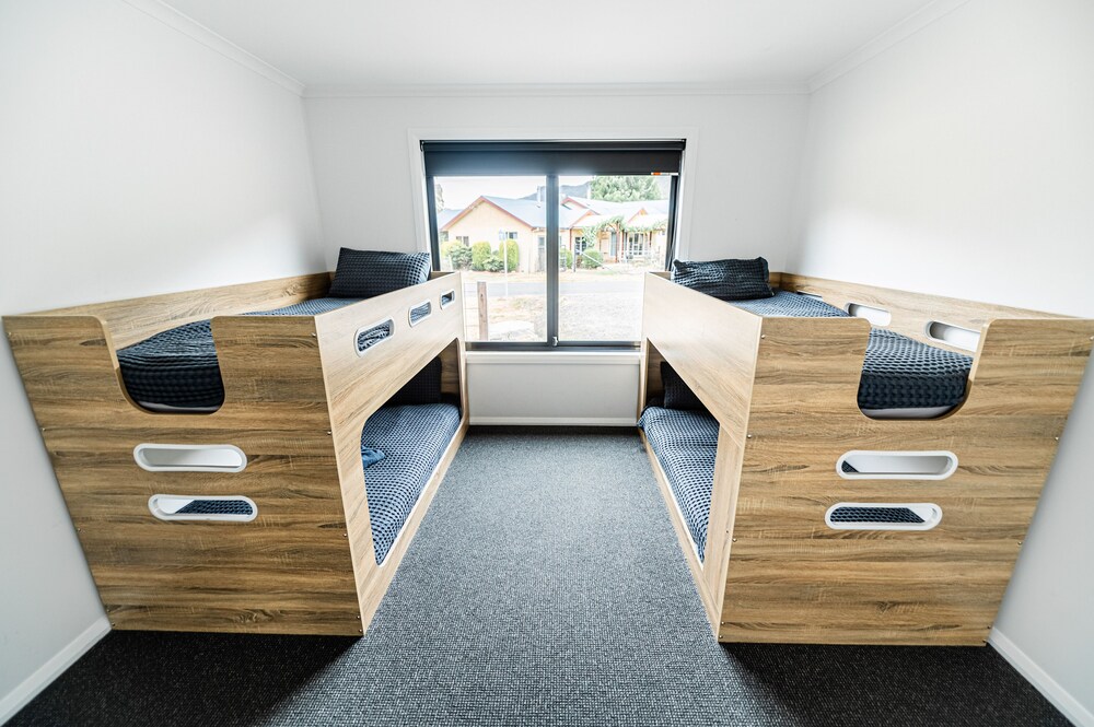 Jimmara House- Modern Central Holiday Home. - Halls Gap