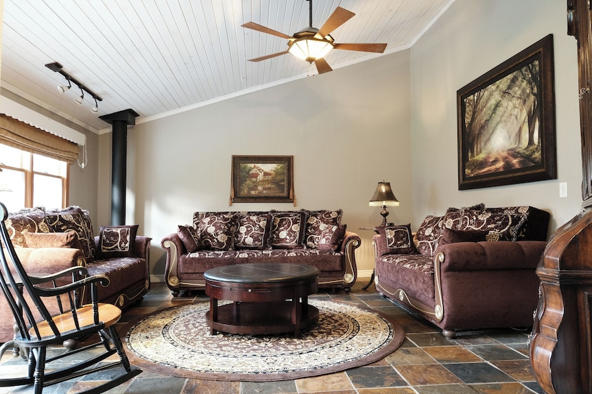 Victorian*4 Poster King*walk To Village*a+ Kitchen - Splash Pad, Belvidere