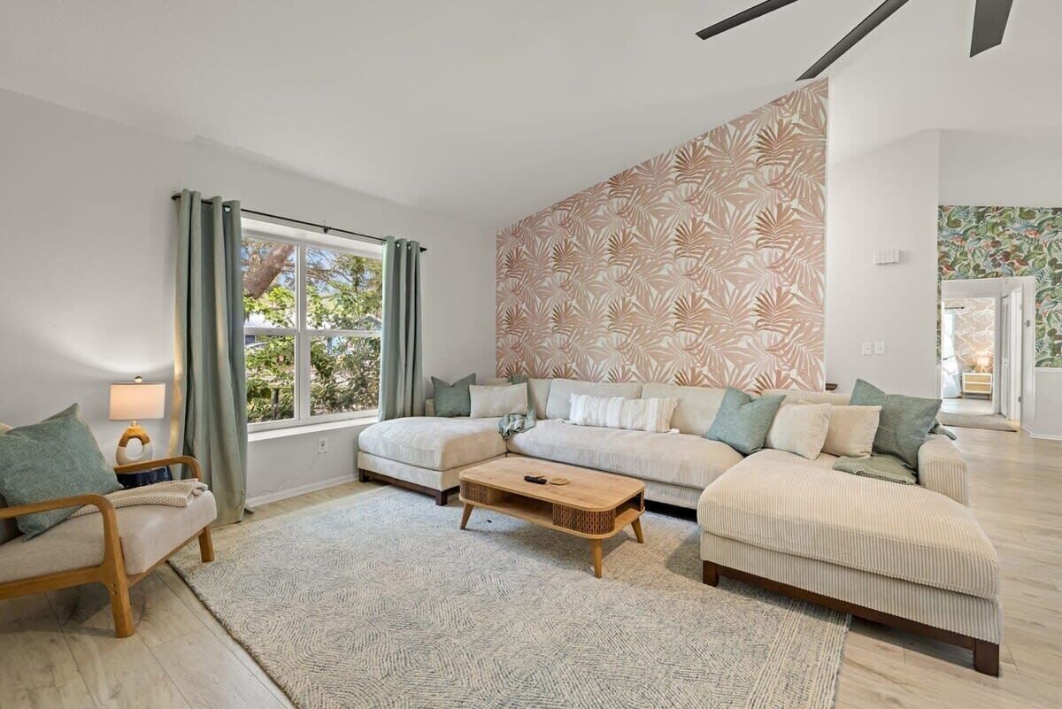 1 Mile To Beach  Private Pool Oasis Volleyball - Palm Harbor