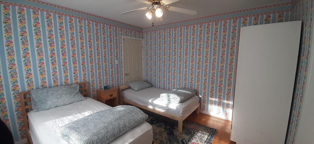 Private Room In Etobicoke , Private Entrance , Private Washroom - 토론토