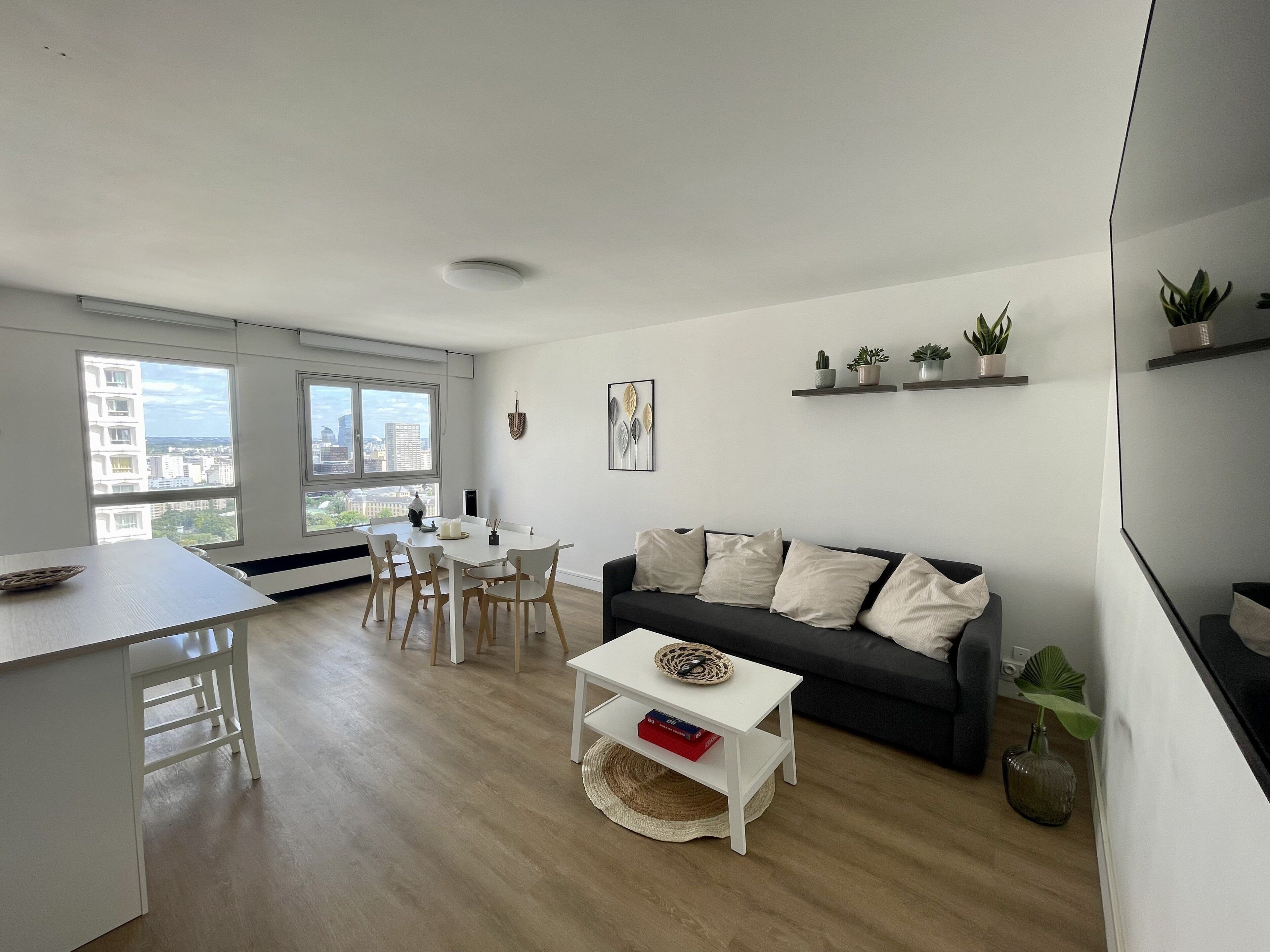 Appartement Rénové Avec Vue Imprenable Sur Paris - Antony