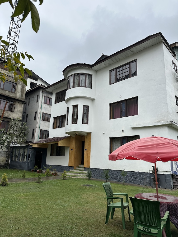 The Iceland Hotel Srinagar - Srinagar