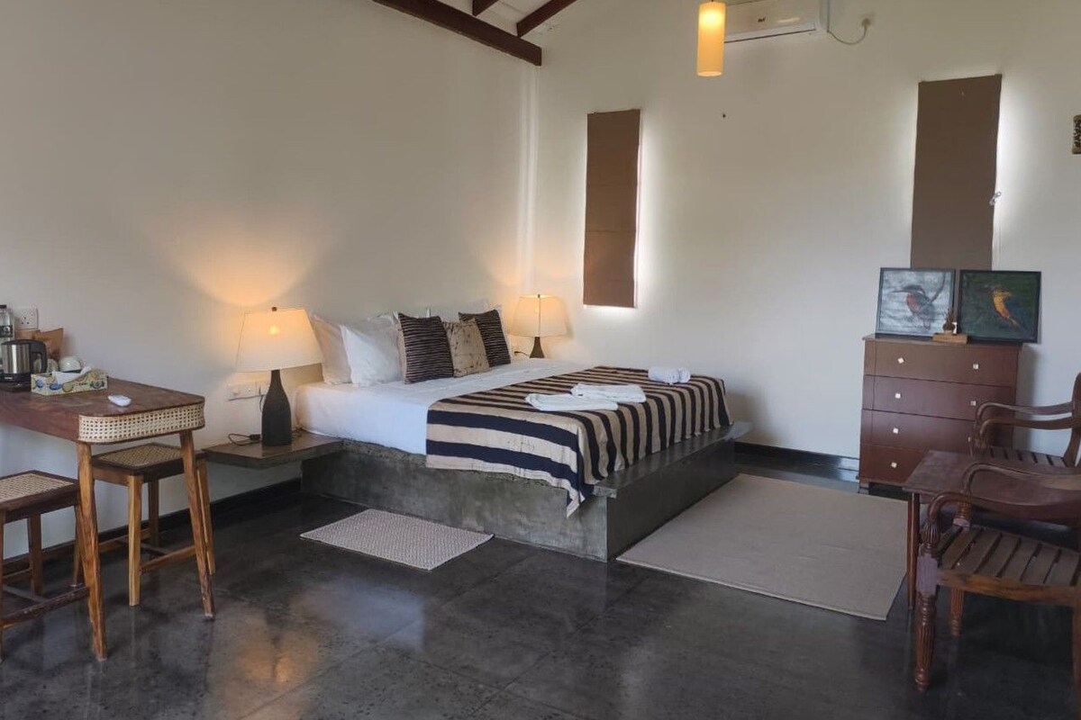 Suíte standard, 1 quarto | Roupas de cama premium, frigobar, escrivaninha, Wi-Fi de cortesia